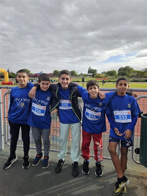 תלמידי בית ספר ויצמן מרחובות השתתפו בתחרות מירוץ שדה באיצטדיון האתלטיקה בראשון לציון Be106