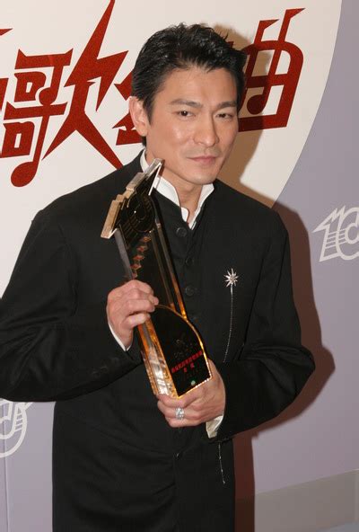组图：劲歌金曲颁奖礼刘德华手捧大奖黑装帅酷影音娱乐新浪网