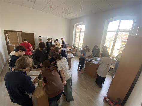 Фізика фундаментальна наука про природу Упродовж ІІ семестру учні 8 го класу вивчають тему