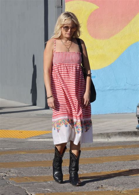 Malin Akerman 02052023 • Celebmafia