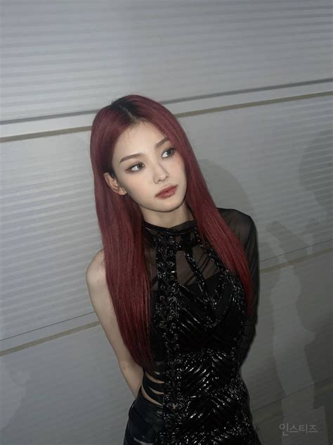 퀸덤 퍼즐 빨간 머리 걔 근황 셀카  인스티즈instiz 이슈 카테고리