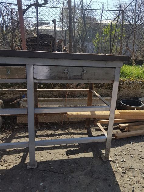 იყიდება ნაღდი მასიური რკინის დიდი მაგიდა თბილისის ფორუმი