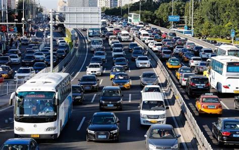 ӨНӨӨДӨР ТЭГШ ДУГААРТАЙ АВТОМАШИН ЗАМЫН ХӨДӨЛГӨӨНД ОРОЛЦОНО