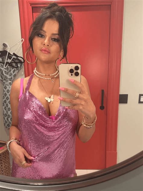 Selena Very Hot And Sexy Boobs Rselenagomezhot