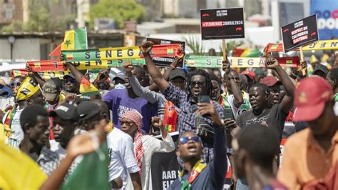 U Senegalu Održan Prvi Odobreni Anti Vladin Skup Nakon Odlaganja Izbora Insajder Tv