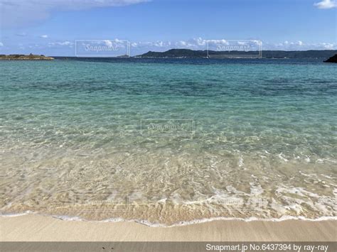 透き通った海の写真画像素材 6437394 Snapmartスナップマート