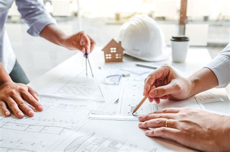 팀 엔지니어 그리기 그래픽 계획 및 작업 장에서 건축 프로젝트에 대 한 회의 25 29세에 대한 스톡 사진 및 기타 이미지