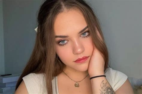 Economics Expert 20 Uses Her Sex Work Experience To Predict The Next