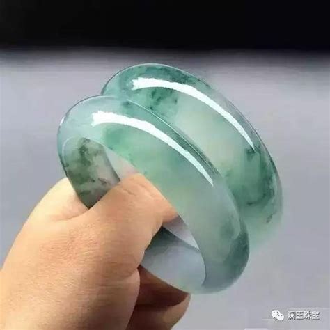 翡翠手鐲及項鍊以1 07億港幣香港成交到底天價炒作還是騙局 壹讀