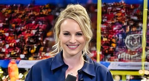 Nfl Fans Are Loving Espns New Female Sideline Reporter For ‘monday