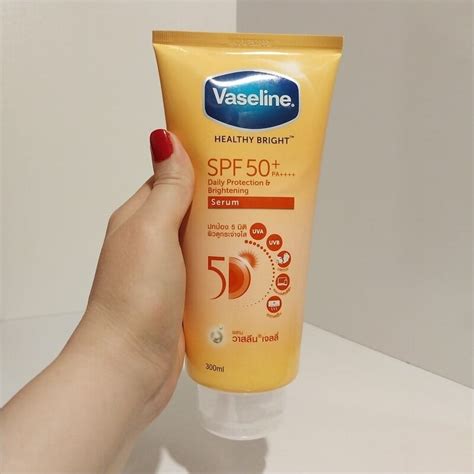 سرم کرم ضدآفتاب وازلین 5 کاره و روشن کننده Spf50 حجم 300 میل Vaseline