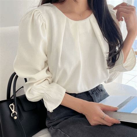 셈페르 ℒ𝑜𝓋𝑒𝓁𝓎 얼그레이 핀턱 퍼프 셔링블라우스 핀턱블라우스 셔링블라우스 퍼프블라우 출근룩 데이트룩 셔츠블라우스 크롭니트 크롭블라우스 랩블라우스