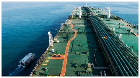 Oil Producers Shipowners In Standoff Over Who Takes Hormuz Risk