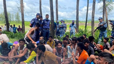 ဘင်္ဂလားဒေ့ရှ် ကမ်းလွန်မှာ ရိုဟင်ဂျာစက်လှေ နစ်မြုပ်မှု အနည်းဆုံး ၃ ဦးသေ