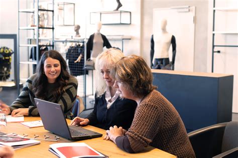 Career Bohnacker Ladeneinrichtungen