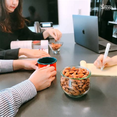 캘리포니아 아몬드 회의는 항상 짧고 간결하면 얼마나 좋을까요 길어지면 길어질수록 아이디어는 더 이상
