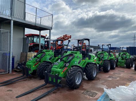 Avant Service Partner W Field Agricultural Engineering And Services Ltd Avant Loader Repairs