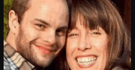 Madre E Hijo Inician Relaci N Amorosa Y Afirman Que No Es Incesto Es Atracci N Sexual