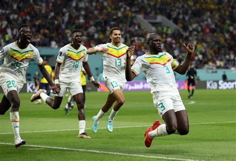 Fifaワールドカップ 🏆 On Twitter セネガルがこのままラウンド突破を決めるか？それともエクアドルが逆襲を見せるのか？🌪