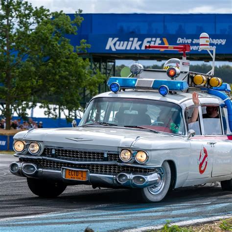 Ghostbusters Ecto 1 Dodge Ghostbusters Ecto 1 Dodge Magnum By