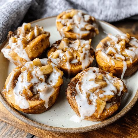 Cinnamon Roll Apple Pie Recipe Easy Cozy And Fall Perfect Dessert In