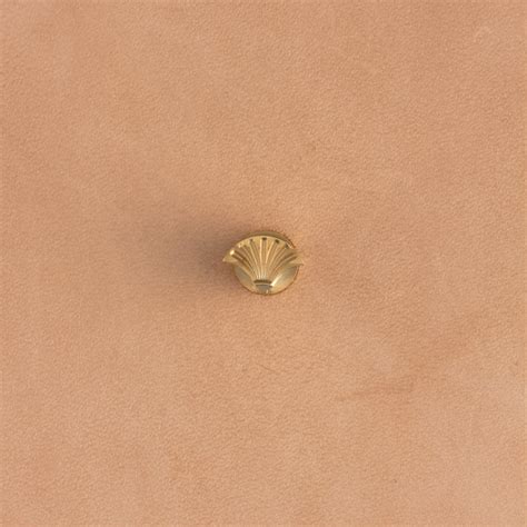 Lined Shell Brass Stamp — Tandy Leather Canada Lined Shell Brass Stamp — Tandy Leather Canada
