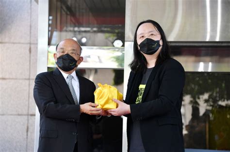 出席數位發展部揭牌暨部長布達典禮 蘇揆期勉各部會業務接軌 打造成為「數位國家、智慧島嶼」內政 僑務電子報