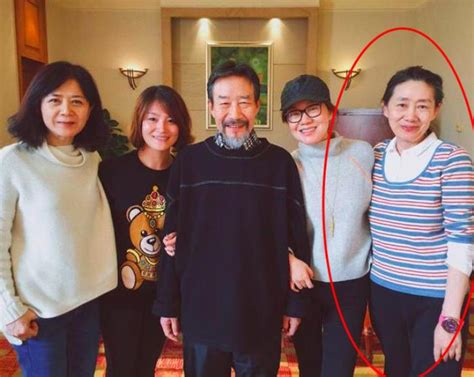李雪健老婆于海丹照片（64岁李雪健和老婆罕见近照）可可情感网
