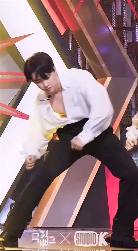 Maria Cream Soda On Twitter Gente Literal Se Le Ven Las Tetas Y Abdominales Al Kyungsoo😾