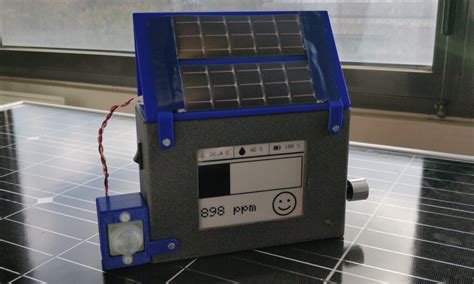 Small MKR WAN 1310 Powered Device Monitors CO2 Levels In Classrooms