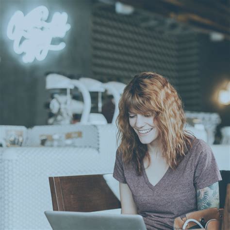 11 Factors To Consider Before Hiring A Social Media Assistant