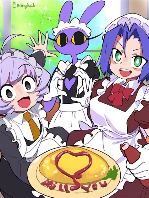 All You Радостная девушка в костюме горничной подает омлет в форме сердца пока девочка и