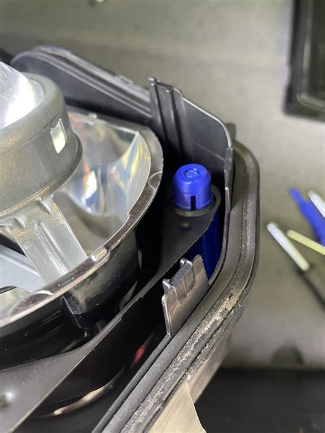 Bmw E39 Headlight Clip By Nikolay Georgiev Download Free Stl Model