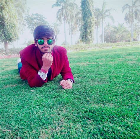 nik khandelwal official