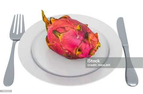 포크와 나이프접시에 피타야 또는 드래곤 과일 흰색 배경에 고립 된 3d 렌더링 3차원 형태에 대한 스톡 사진 및 기타 이미지 3차원 형태 개념 개념과 주제 Istock