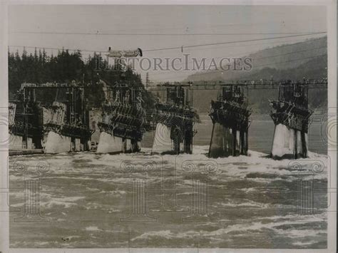 1939 Bonneville Dam Construction On Columbia River Historic Images
