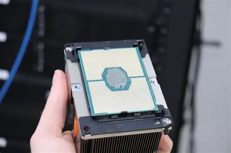 Intel Xeon Scalable Cascade Lake Processors Launch Initial Xeon Platinum 8280 Linux