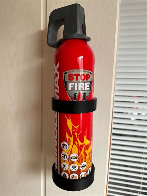 灭火器的墙壁支架 来自 Beetlevoh Makerworld 灭火器的墙壁支架 来自 Beetlevoh Makerworld