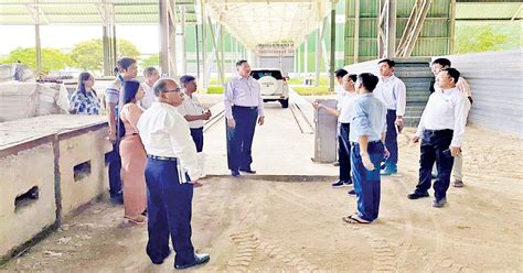 ဒုတိယဝန်ကြီး ဦးရင်မောင်ညွန့် အမှတ် ၁ သံမဏိစက်ရုံ မြင်းခြံ ကြည့်ရှုစစ်ဆေး