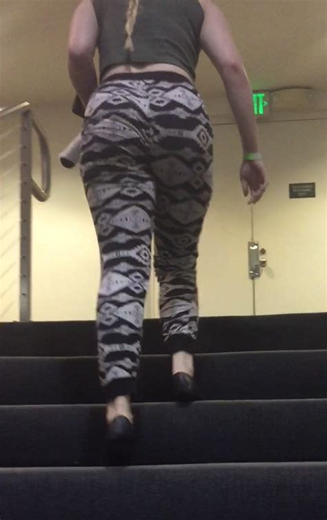 Pawg Leggings Flexible Stretching With Stairs Video Spandex