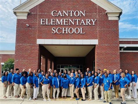 Canton Elementary Staff Kicks Off School Year With Energy And