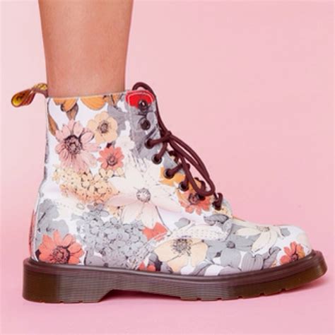 Doc Martens Cute Boots Cute Shoes Boots