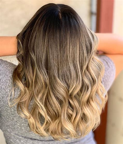 Ombre Shoulder Length Wavy Hair