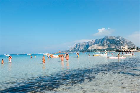 Mondello Beach In Sicily Mondello Beach How To Visit The Stunning Sea