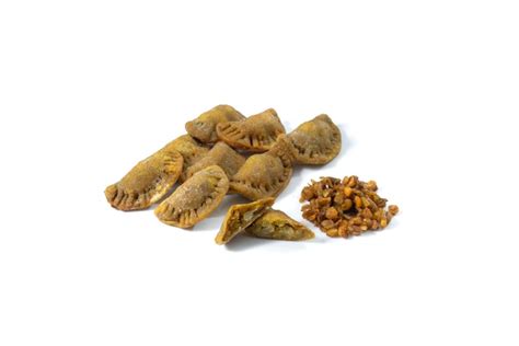 Premium Photo Kebbeh Pumpkin Empanadillas On White Background