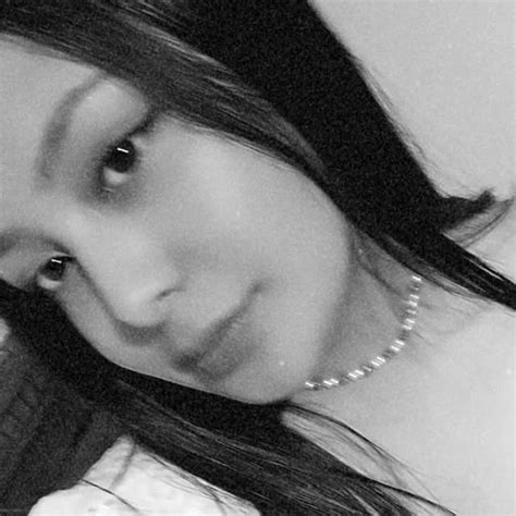 𝓥𝓪𝓵𝓮𝓻𝓲𝓪 𝓡𝓸𝓫𝓵𝓮𝓼 🪩 Vaal Robles • Threads Say More