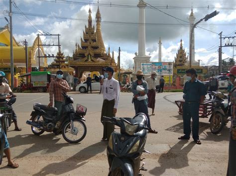 ကိုဗစ် ၁၉ကာကွယ်ထိန်းချုပ်နိုင်ရေးအတွက် ပေါင်းတည်မြို့နယ်အတွင်း သွားလာနေသူ များအား နေအိမ်ပြင