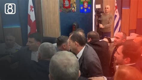 ხელჩართული ჩხუბი აჭარის უმაღლეს საბჭოში Youtube