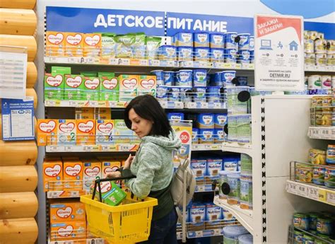 Диетолог рассказала в чём главная опасность детского питания для взрослых