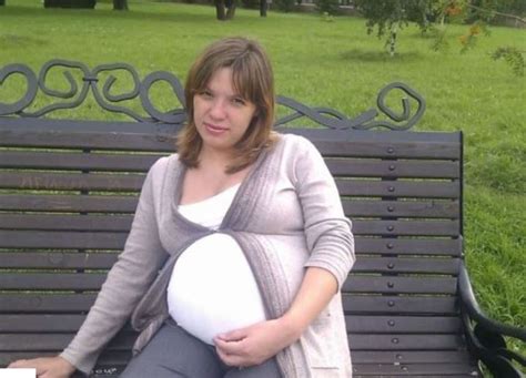 Чоловік виrнав мене ваrітну з квартири дізнавшись що у нас буде дочка Але в полоrовому будинку